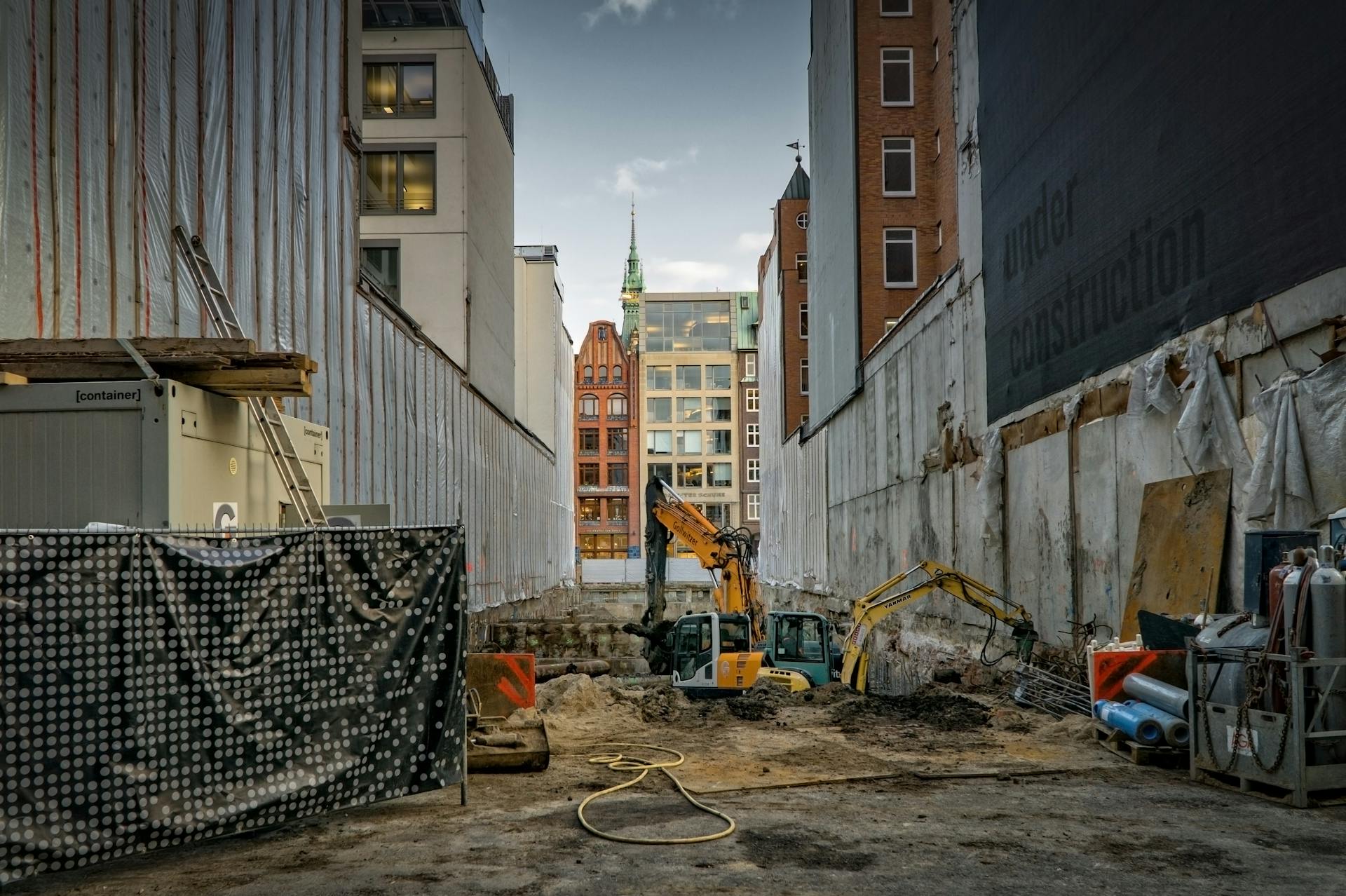 The Dynamic World of Construction and Dust Control Challenges – RE-U ...