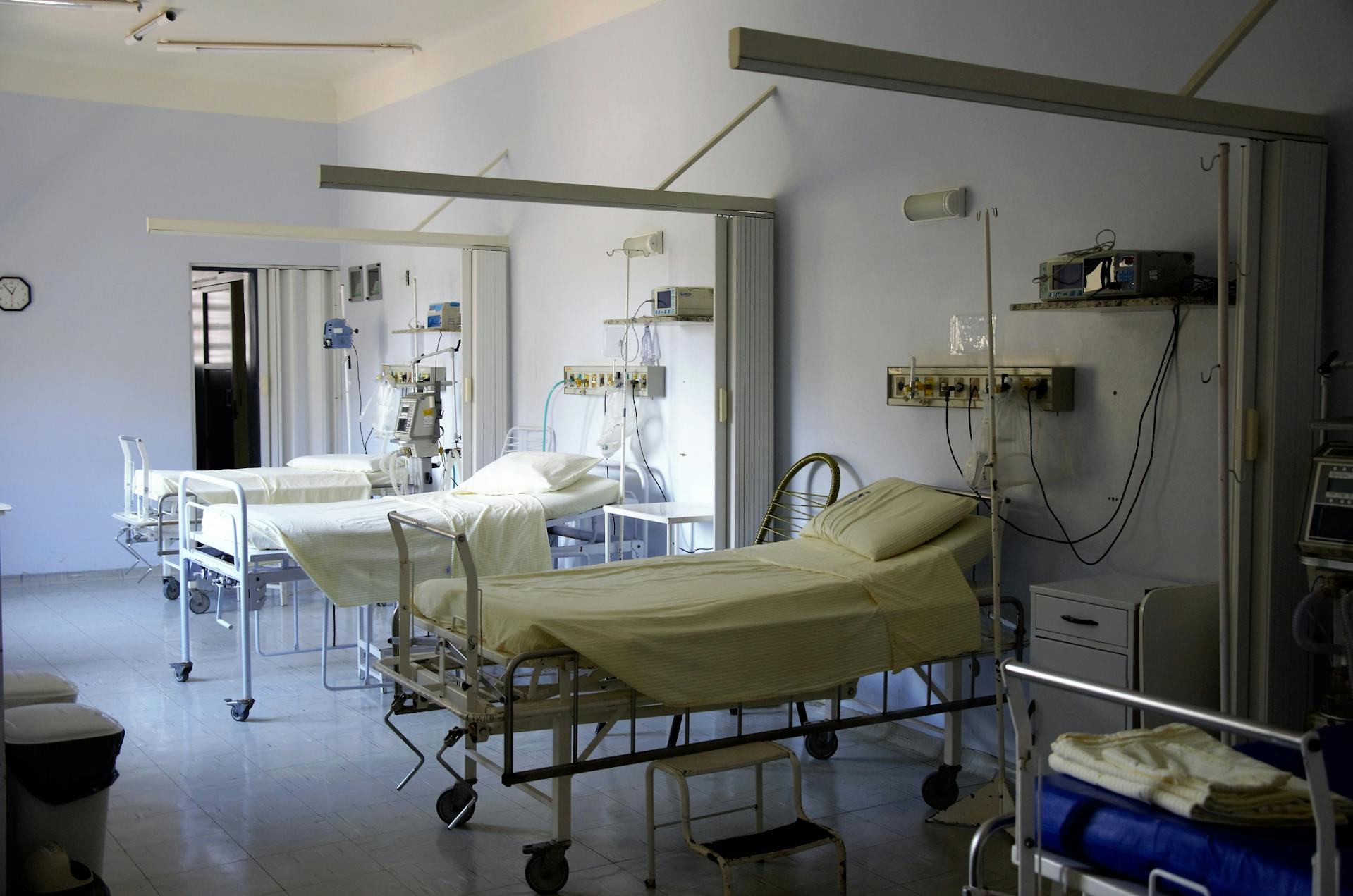 The Rise of Smart Hospitals of 2025: Revolutionizing Healthcare Constr ...